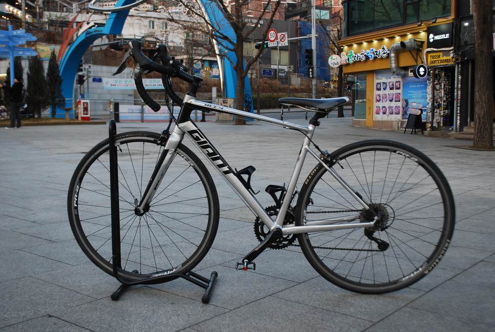 Giant Defy | KOREA SEOUL BIKE RENTAL